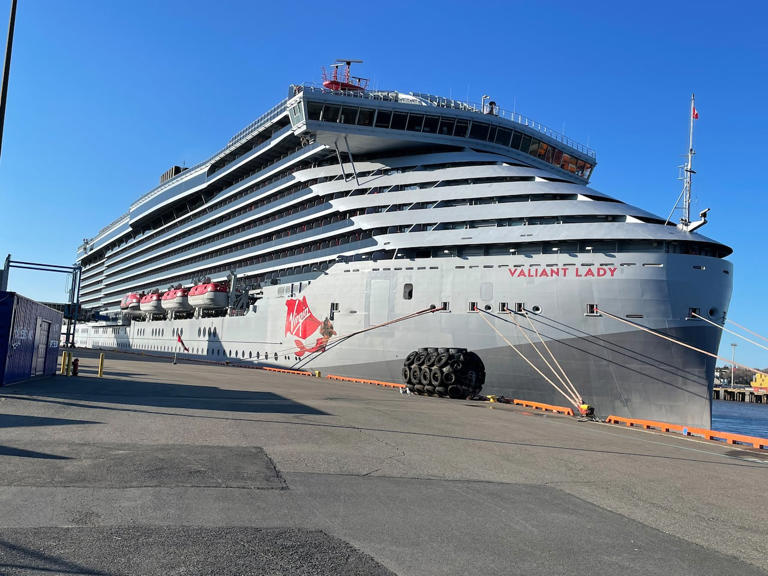Bermuda-bound passengers try to make best of it when ship is diverted ...