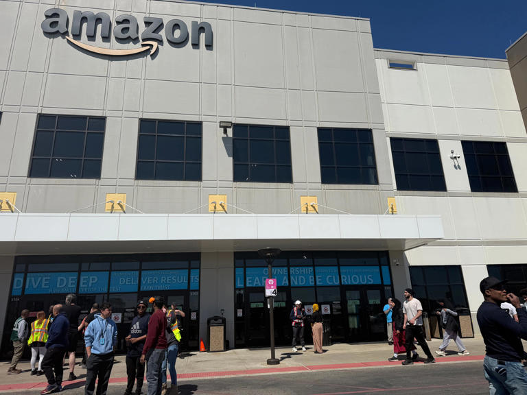 Solar panels suspected in Amazon warehouse fire in West Jefferson