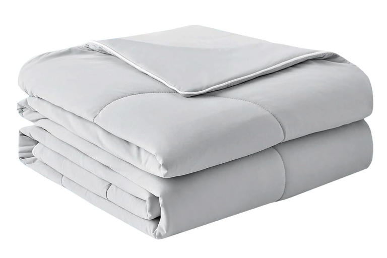 This 'wicked cool' comforter helps you sleep through warm nights ...