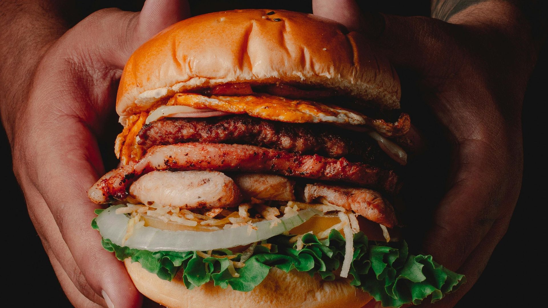 10 foods you’re supposed to eat with your hands & 10 you’re definitely not