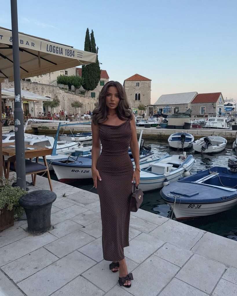12 chic summer travel outfit ideas 2026