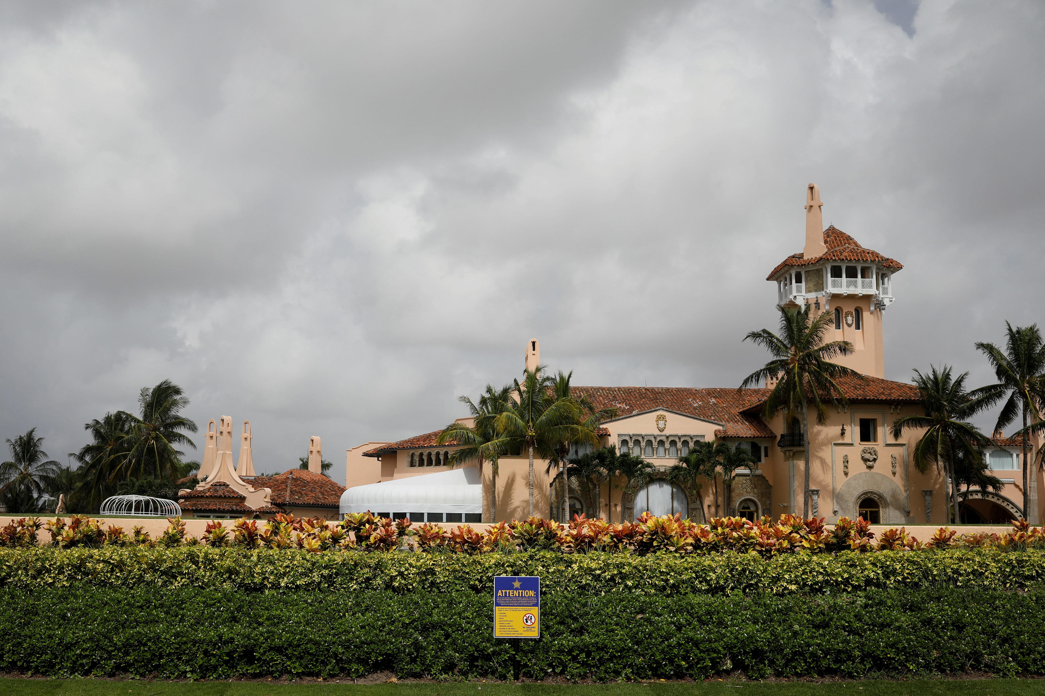 Secret Service says no-fly zone over Trump's Mar-a-Lago stays for now