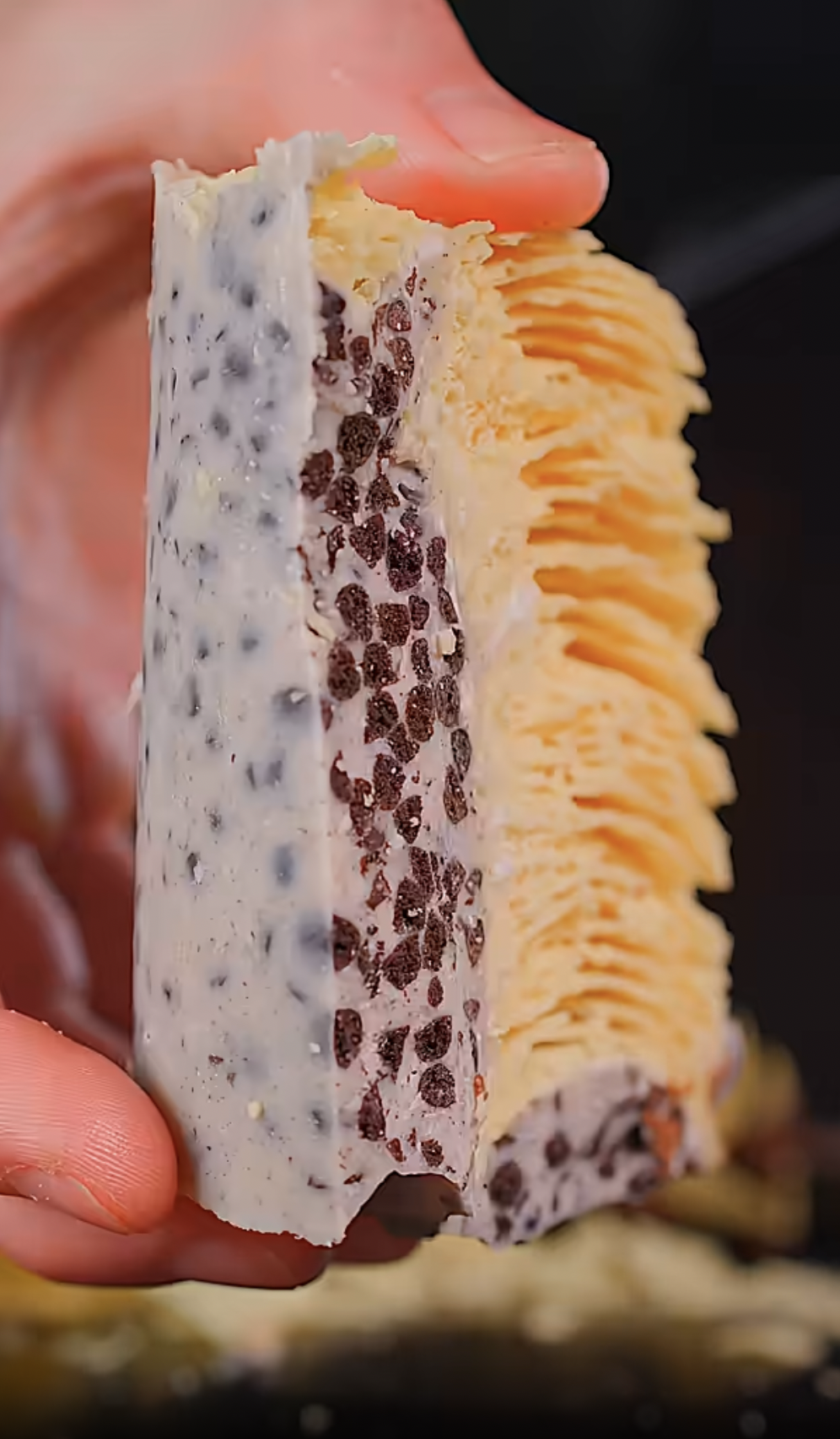 This viral cookies and cream chocolate snack is a sweet and crunchy treat