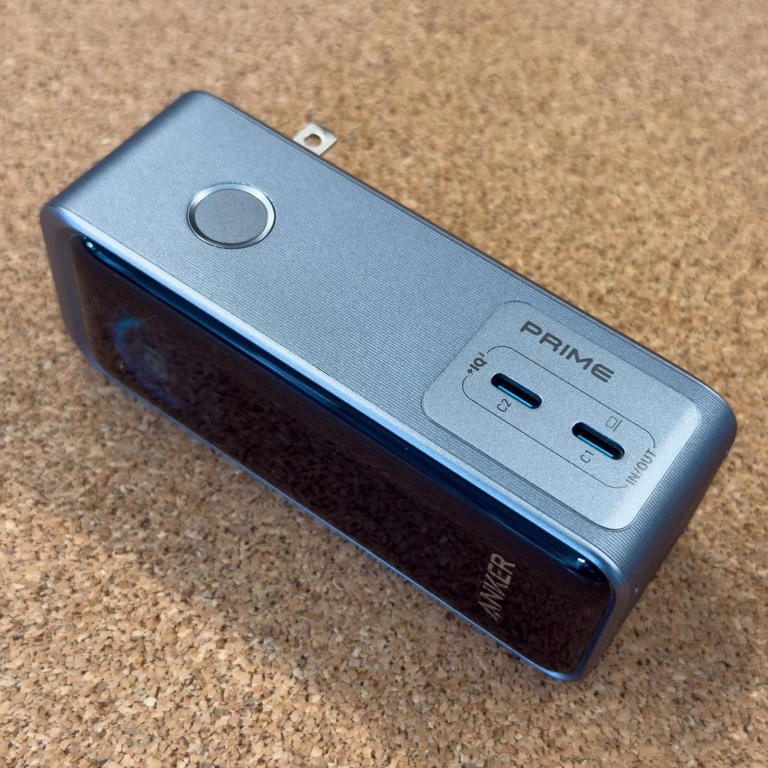 Tight schedule? These battery packs keep your phone, tablet, and laptop ...