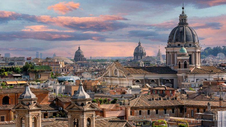 Essential words and phrases you should know before visiting Italy