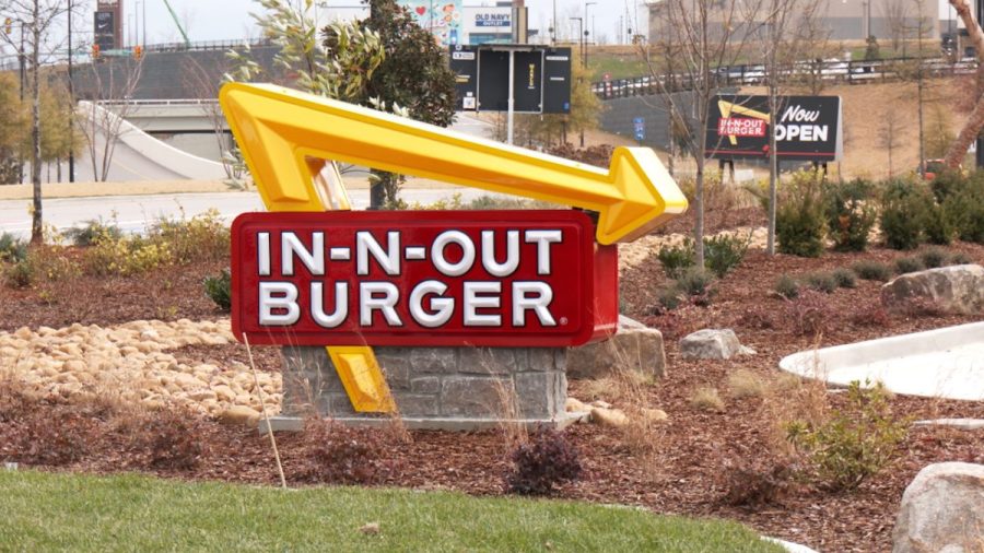 Owner of In-N-Out Burger says no to mobile ordering and pickup