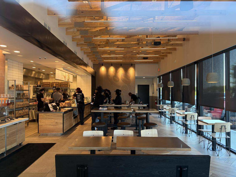 New Chipotle Mexican Grill with digital drive-thru opens this week in ...