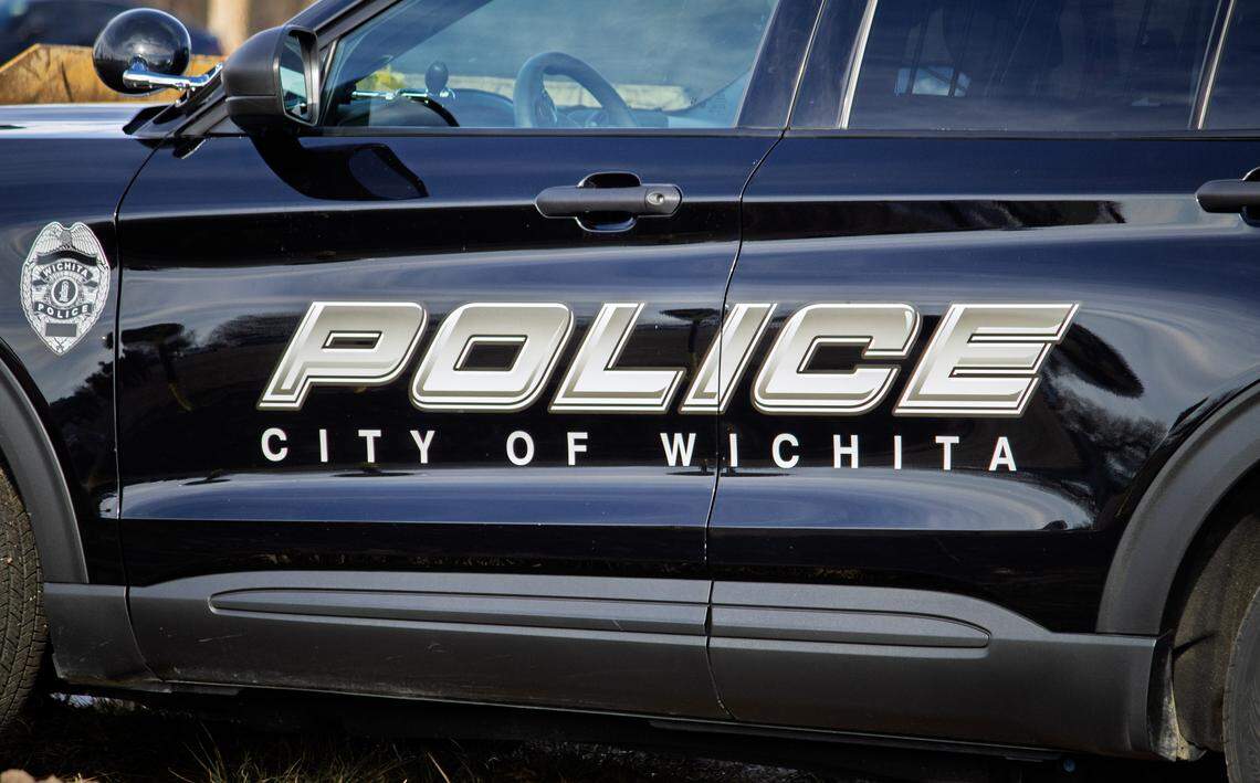 Motorcyclist dies in crash on East Kellogg