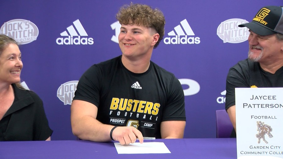 Pittsburg’s Jaycee Patterson Signs NLI With Garden City CC Football