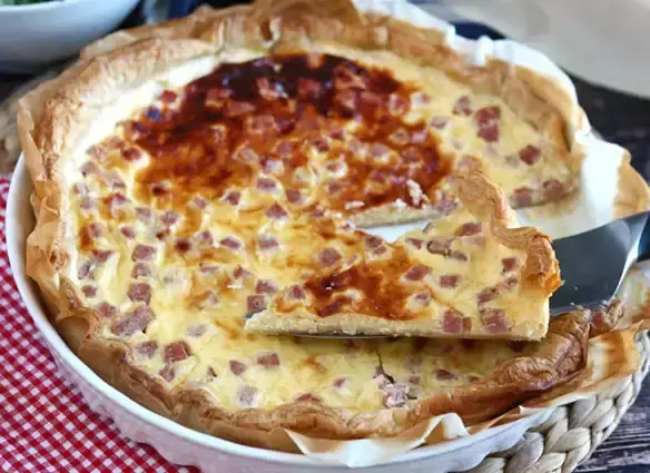 Light ham, cheese, and yogurt quiche!