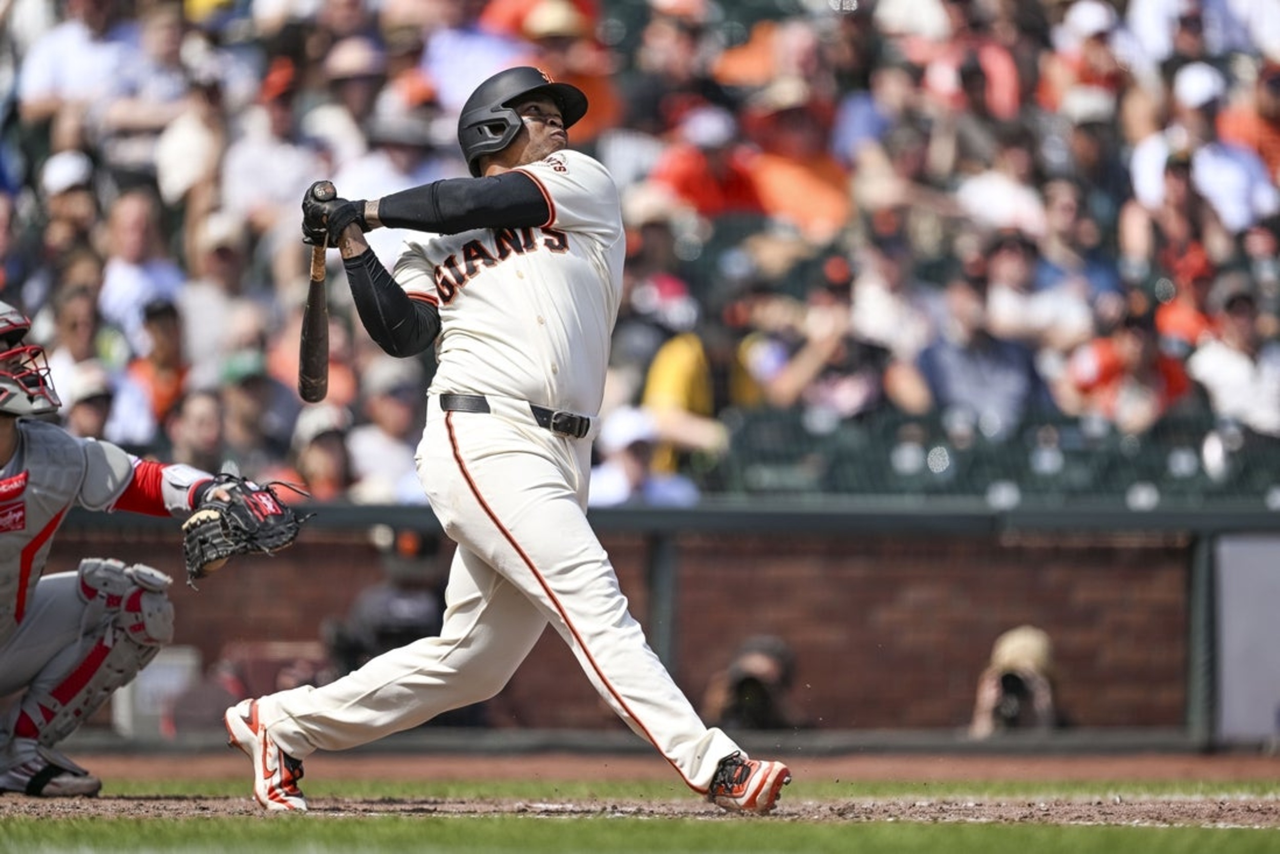 Rafael Devers' 3-run bomb delivers Giants win over Phillies