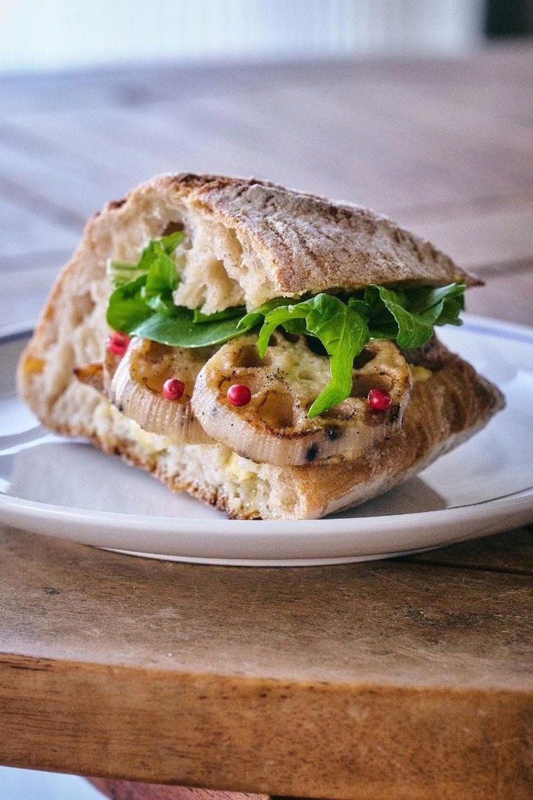 【レシピ付き】パンから料理へ? 人気ベーカリーのサンドイッチが進化中!