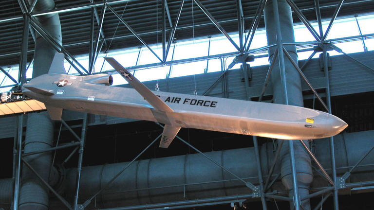 Boeing to sustain Cold War-era AGM-86B nuclear missiles for US Air ...