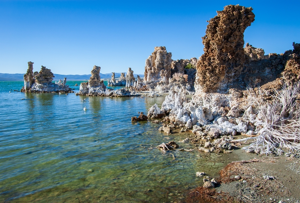 Just one hour from Yosemite is an Ice Age lake that births its own salt ...