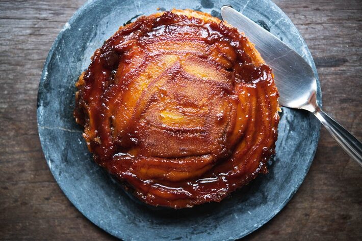 5 receitas de bolos para dias frios, criados pela chef Helô Bacellar