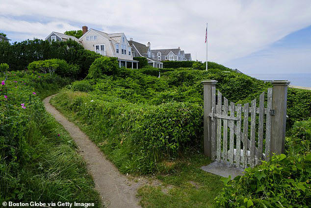 Nantucket locals at war over 'geotubes' installed to protect mansions ...