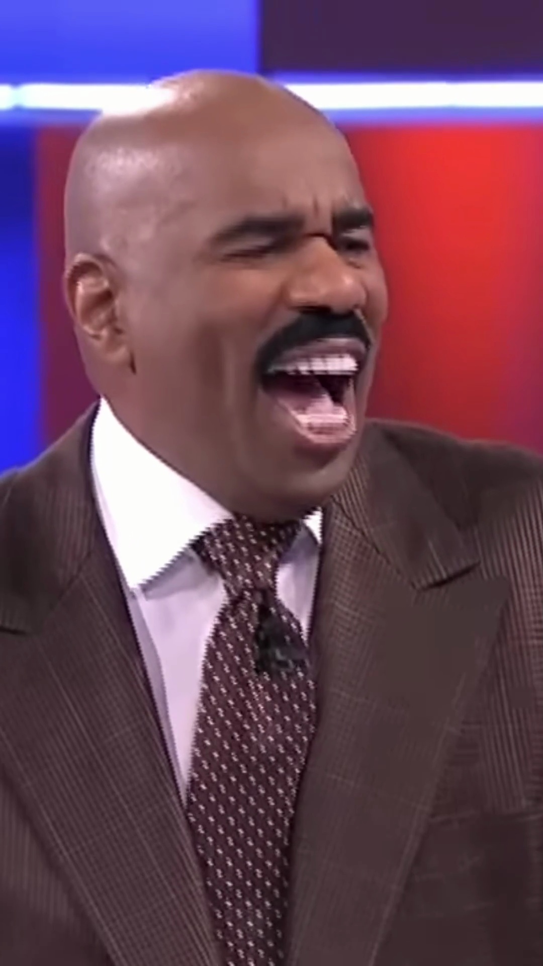 Steve Harvey loves Helen’s hair on Family Feud