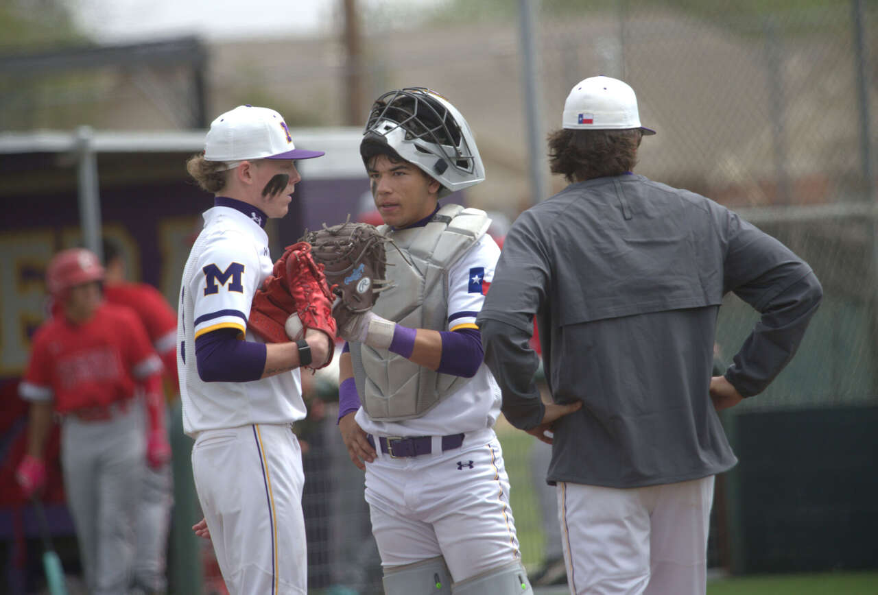 HS baseball notebook: District 2-6A race begins to take shape