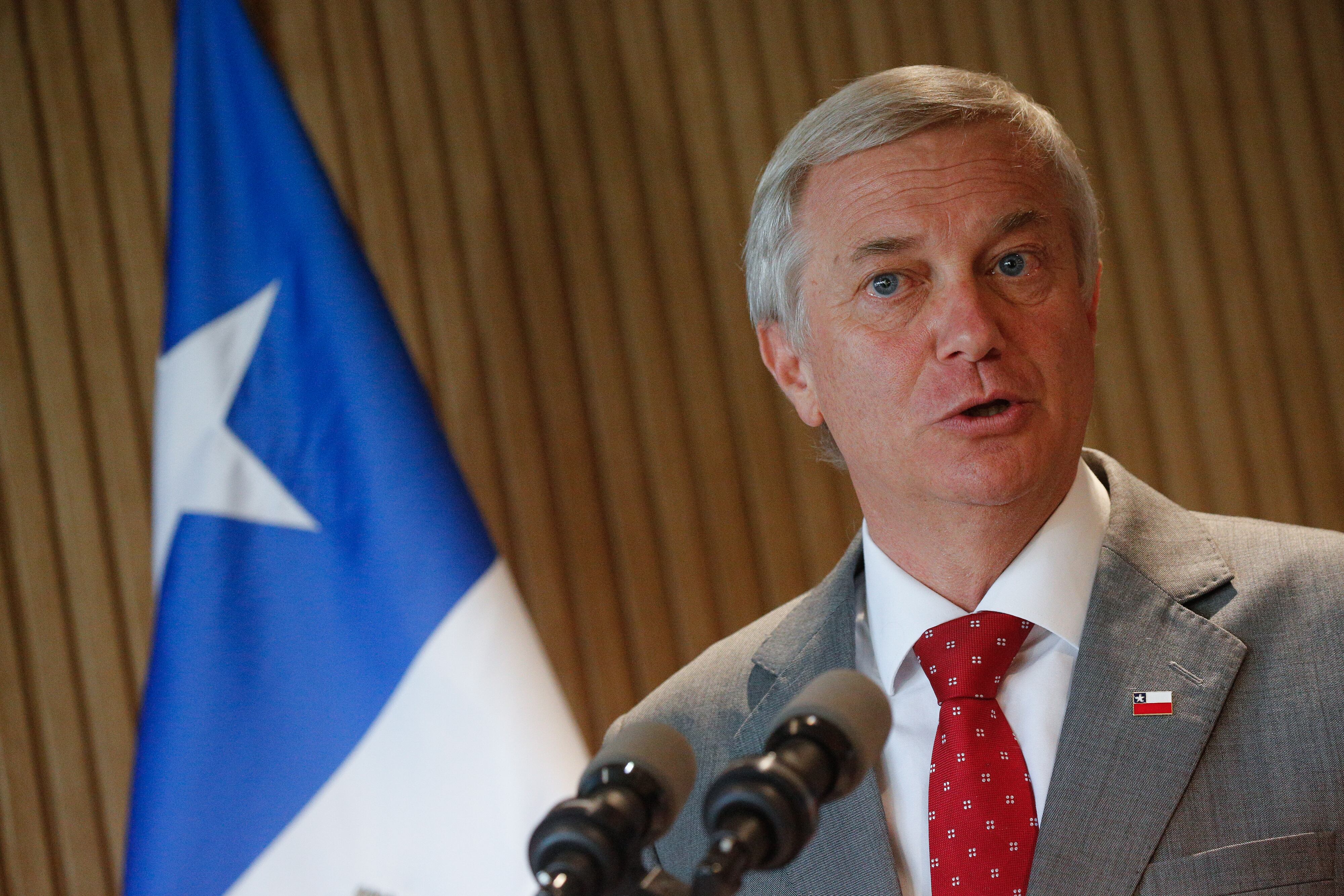 Cadem: desaprobación de Kast llega al 54% a casi un mes de iniciar su ...