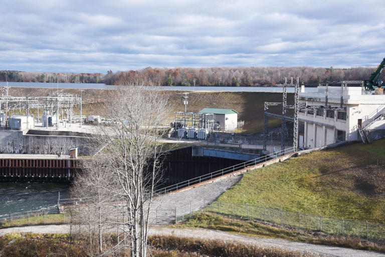 Michigan utility offers state $270M fund if allowed to sell off dams