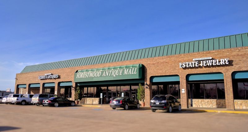 An enormous Texas antique warehouse where you can spend hours and still ...