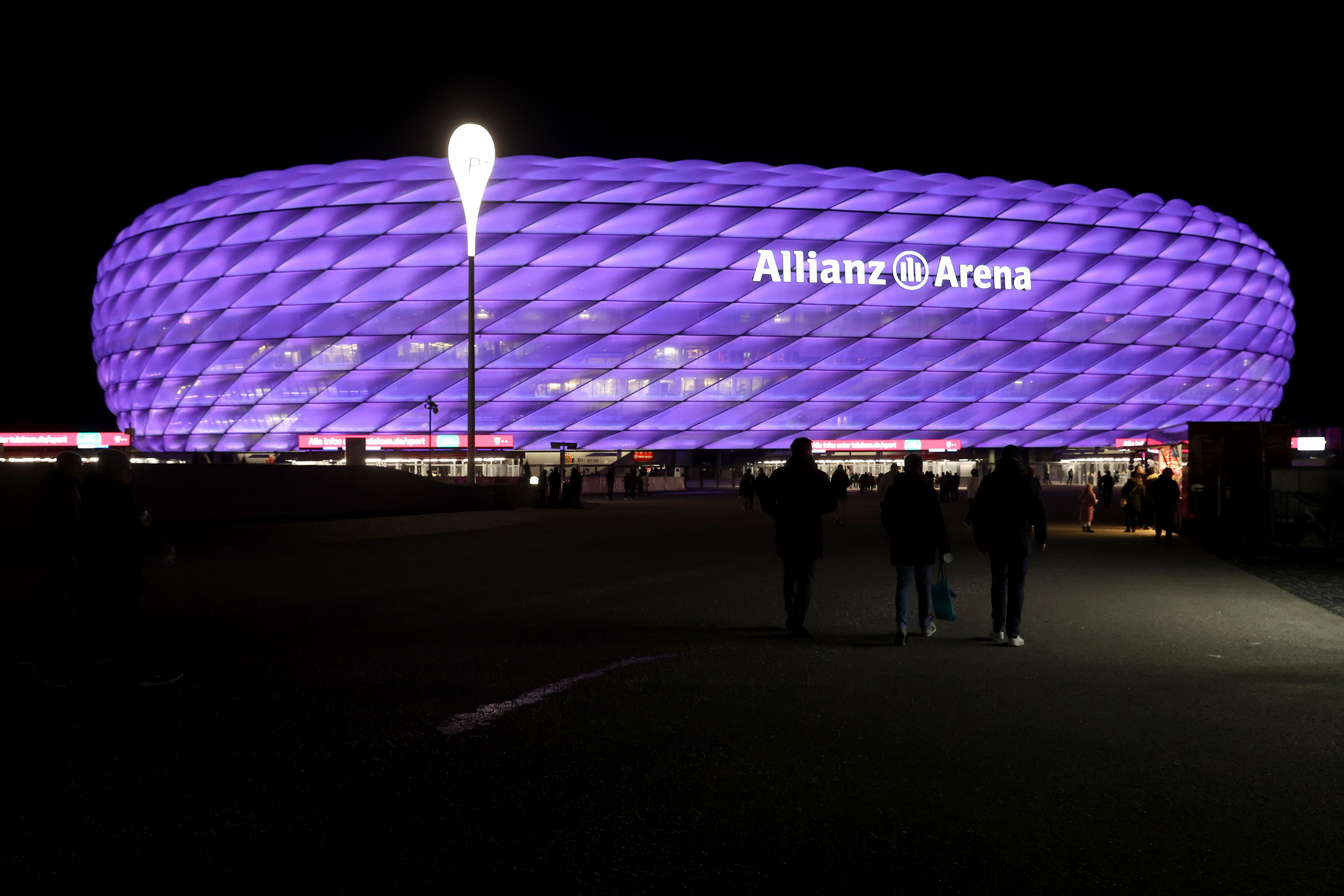 Bavarian fashion works: Bayern Munich’s 2027/28 home kit will feature ...