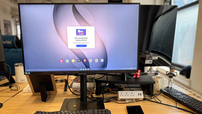 Apple needs to introduce a real iPhone desktop mode — here's why