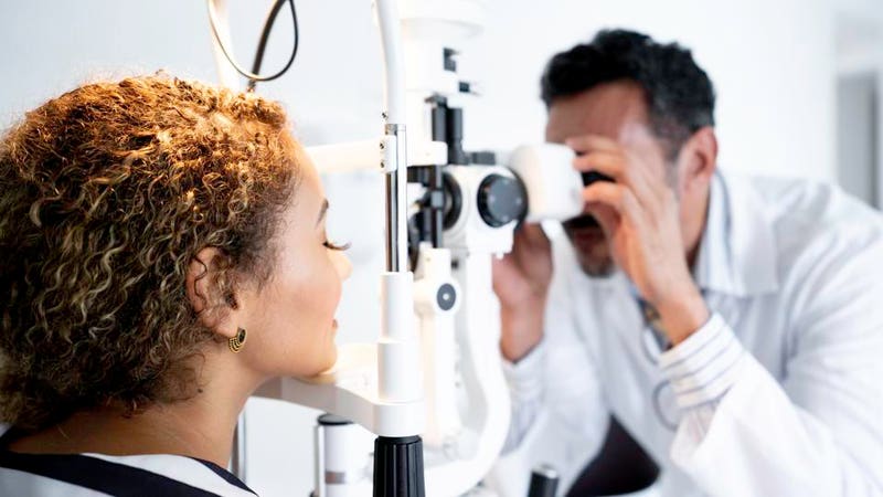 LASIK eye surgery: Benefits, risks and side effects
