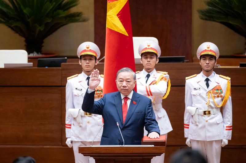 As ties warm, Vietnam's top leader schedules China visit