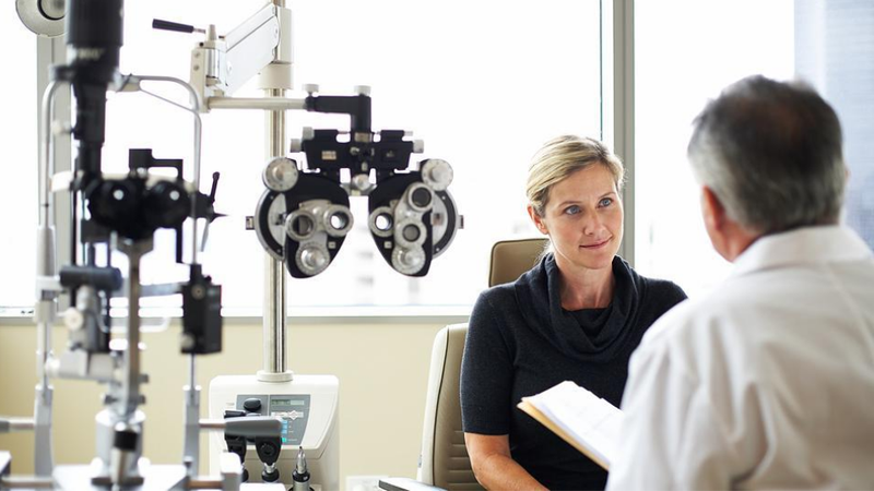 LASIK eye surgery: Benefits, risks and side effects