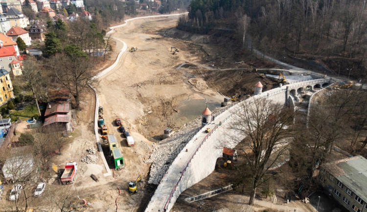 Konečně. Hráz liberecké přehrady je po rekonstrukci znovu přístupná ...