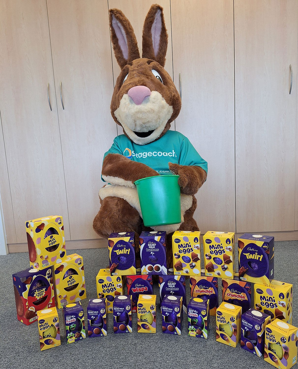 Hucknall bus operator shows Egg-stra special generosity over Easter