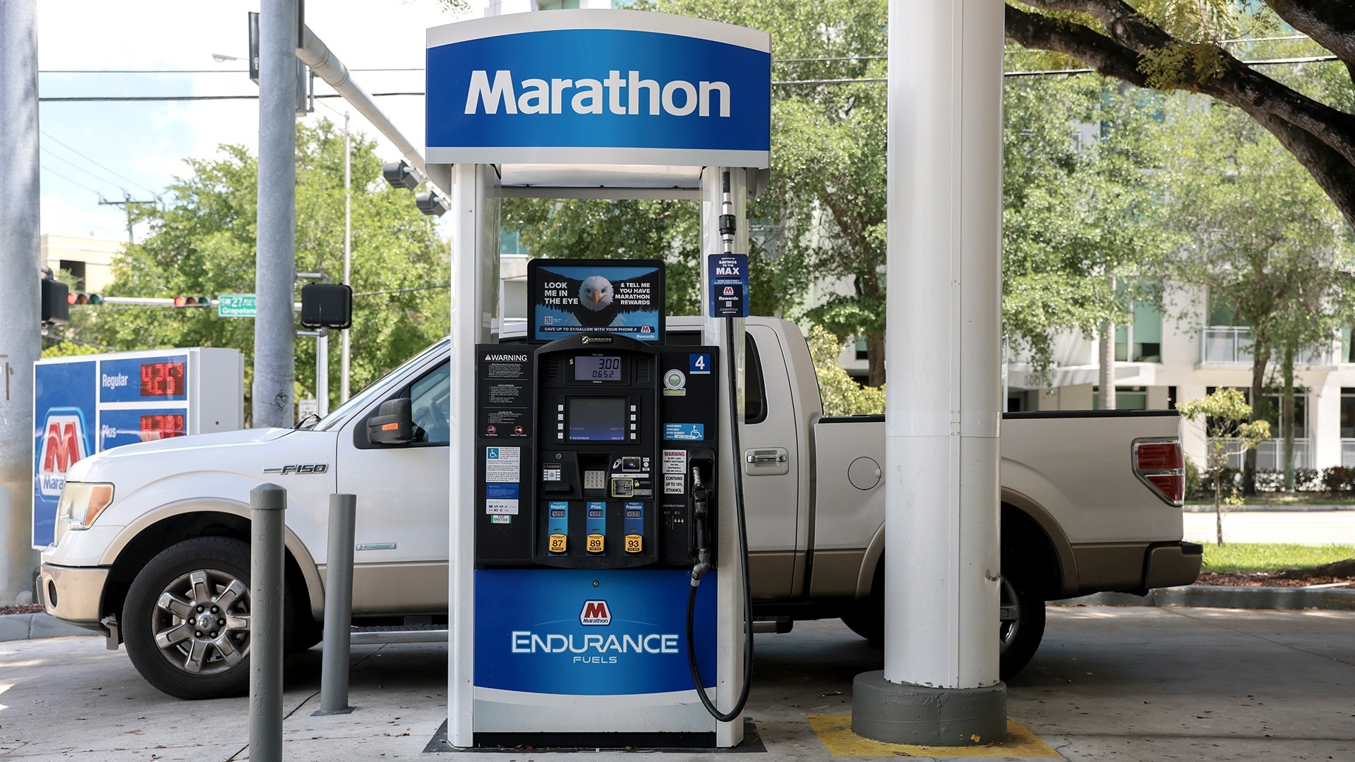 Markets rebound on ceasefire news but oil prices edge higher