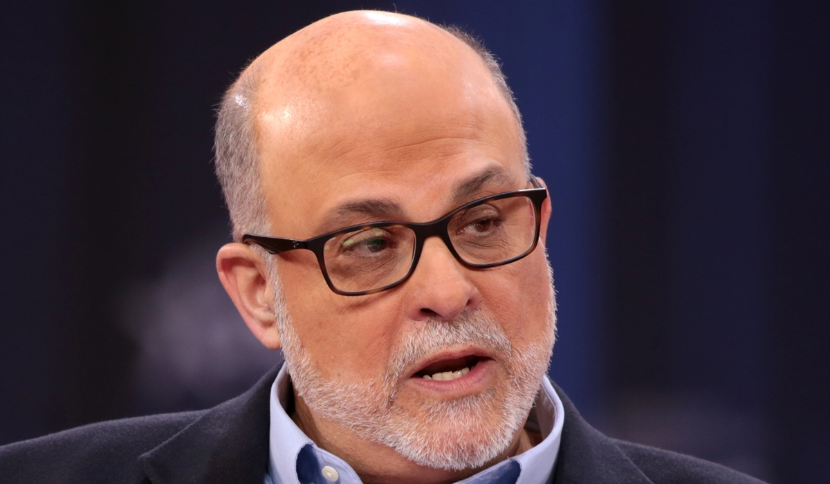 Mark Levin slammed for taunting Ron Paul, "He's a real man"