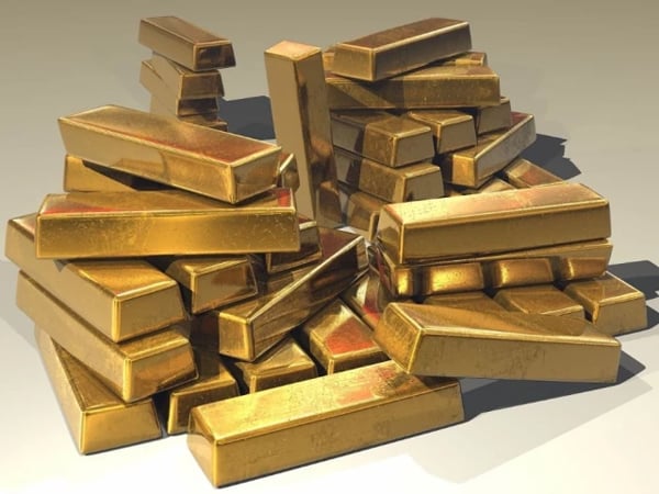 Over 300 tolas of gold seized at Karachi AirportPublished on: April 9 ...