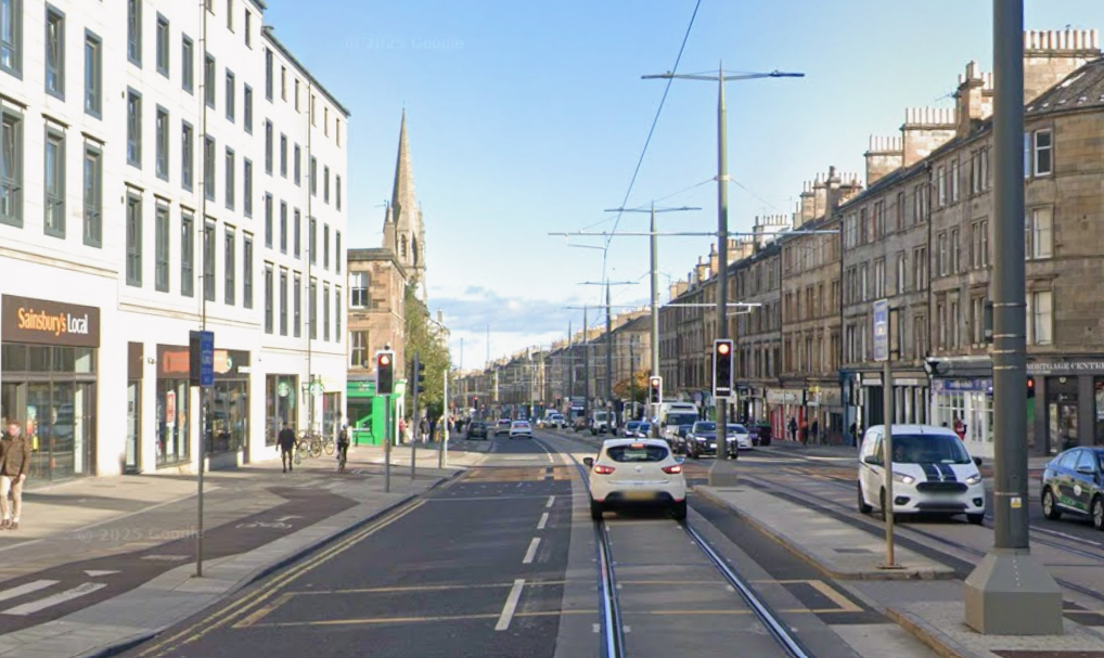 Edinburgh crash: Motorcyclist 'fled scene' after cyclist knocked down ...