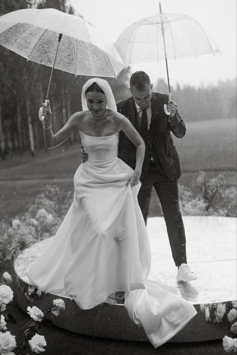20 wedding superstitions people took way too seriously