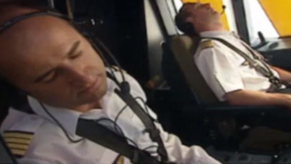 What if the pilot dies mid-flight and you’re still in the air?