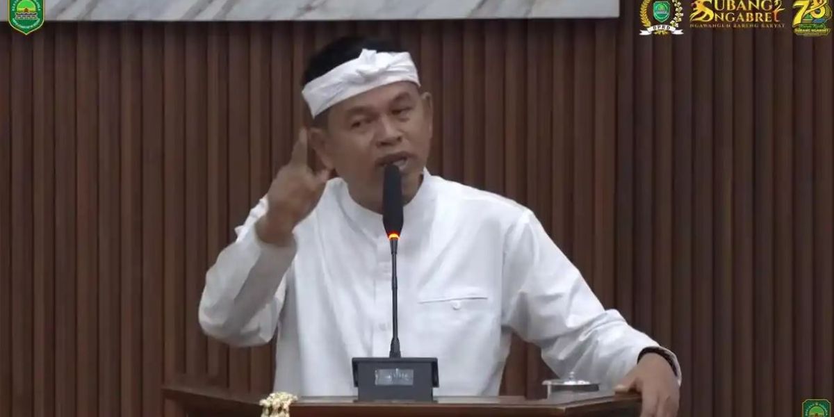 Ultah ke-55 Tahun, Dedi Mulyadi Nangis Nyanyikan Lagu Ini Bareng Charly ...