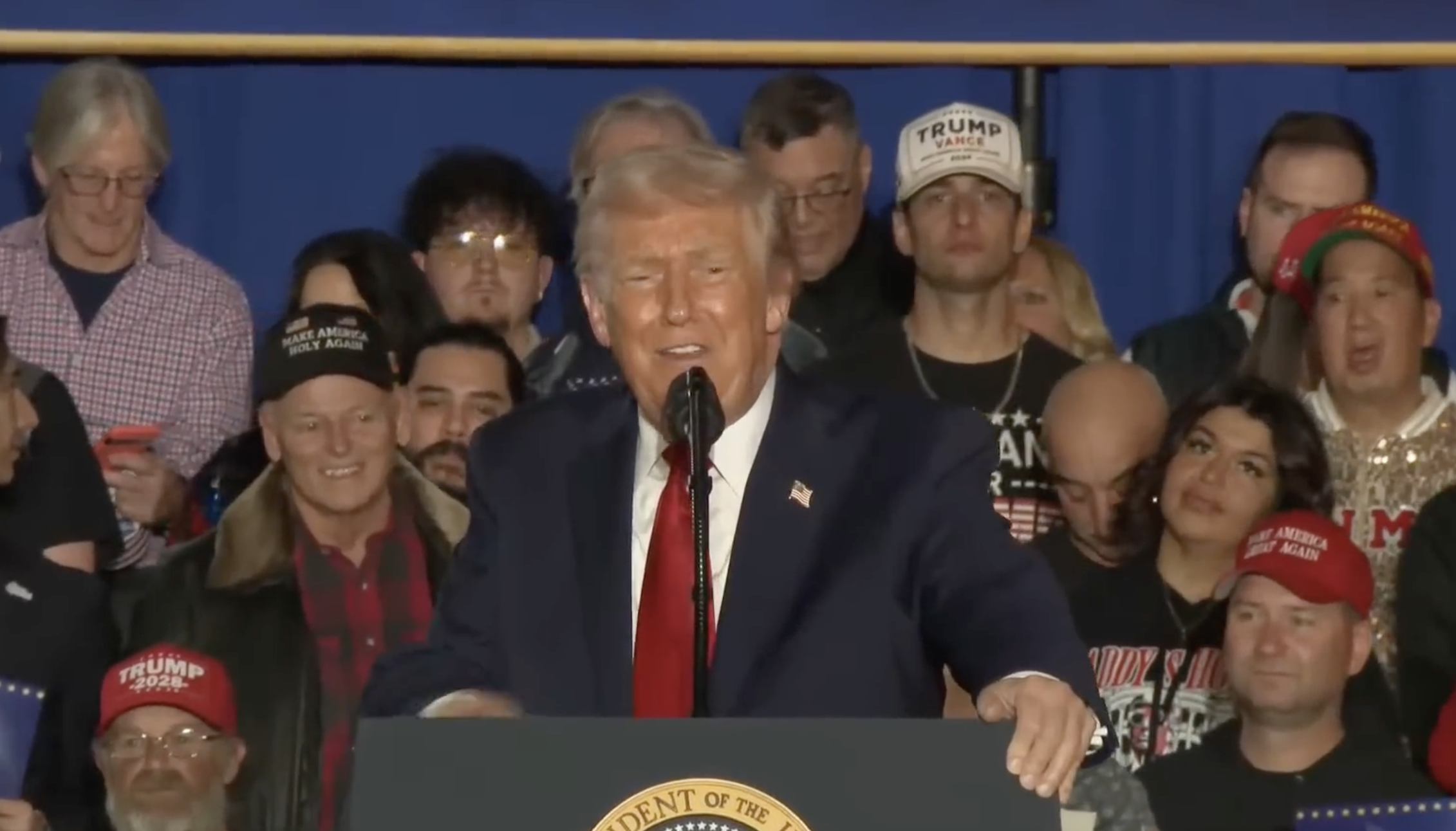 'He's not a smart guy': Trump launches insults at Jerome Powell during ...