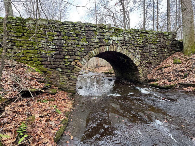8 Connecticut hikes near trail bridges to explore this spring