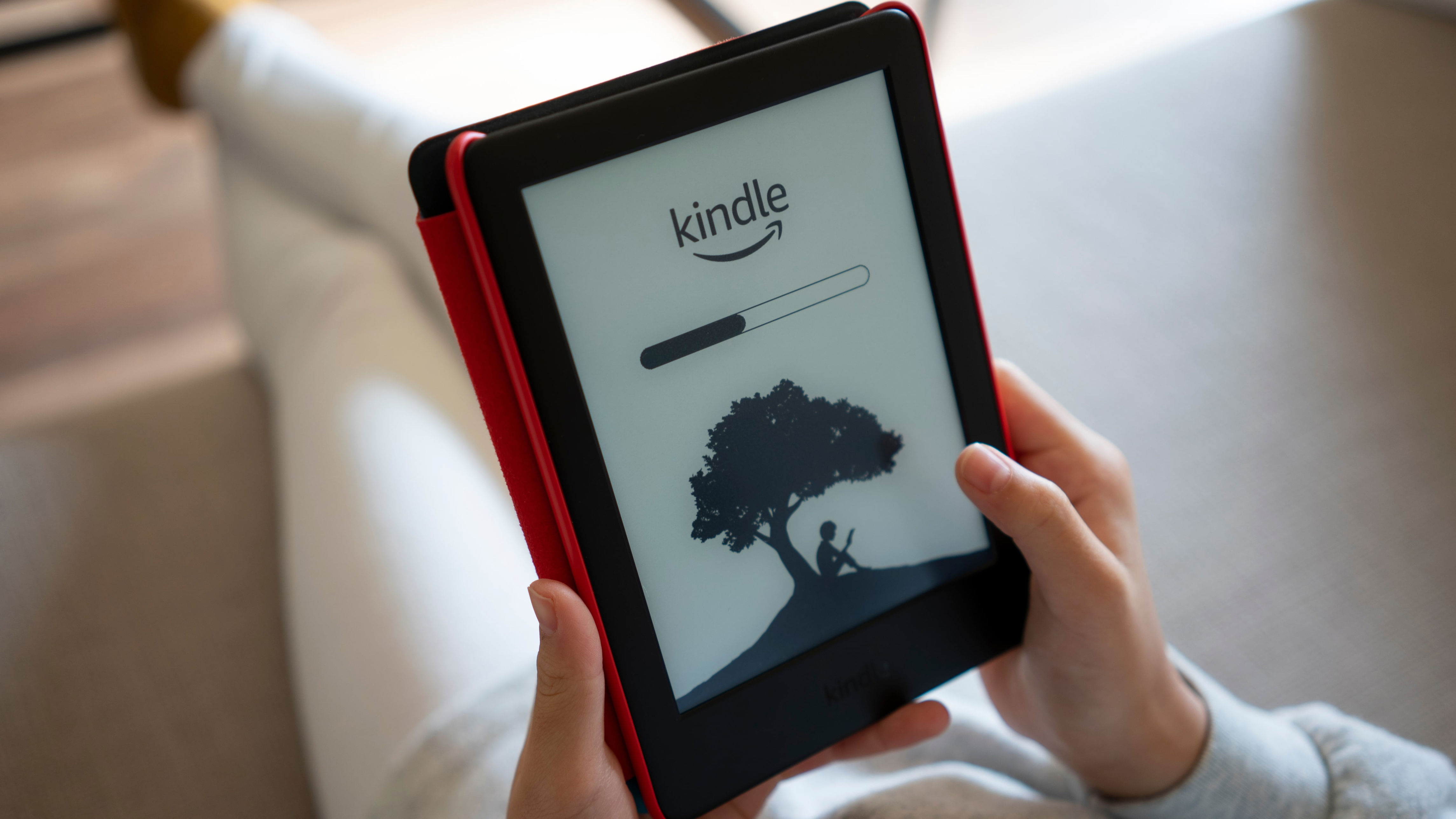 Amazon closes book on older Kindle models