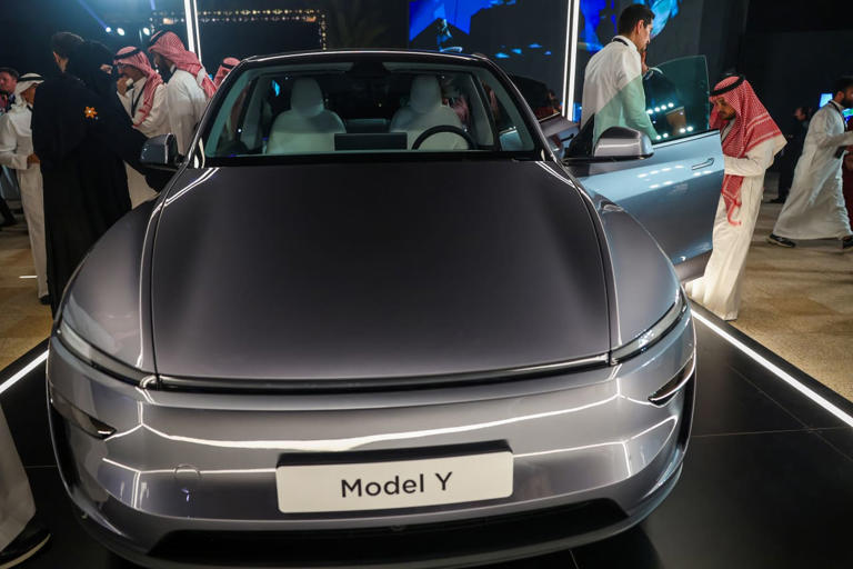 Tesla stock falls. Why the market doesn’t care about new car report.