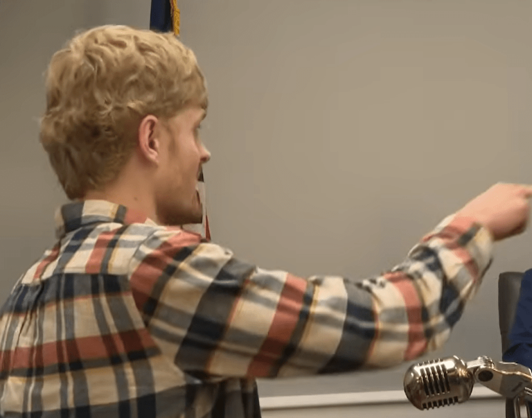 Tennessee school board member who told student 'god, you're hot ...