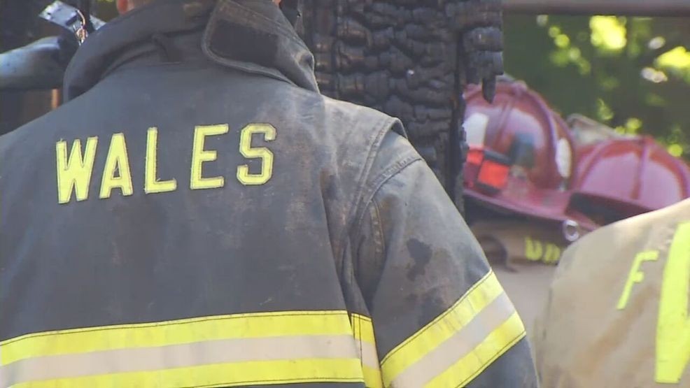 More firefighters walk off job in Wales; town opens independent ...