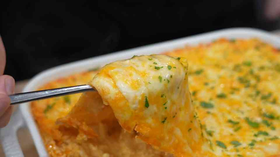 Easy buffalo chicken dip recipe everyone will love