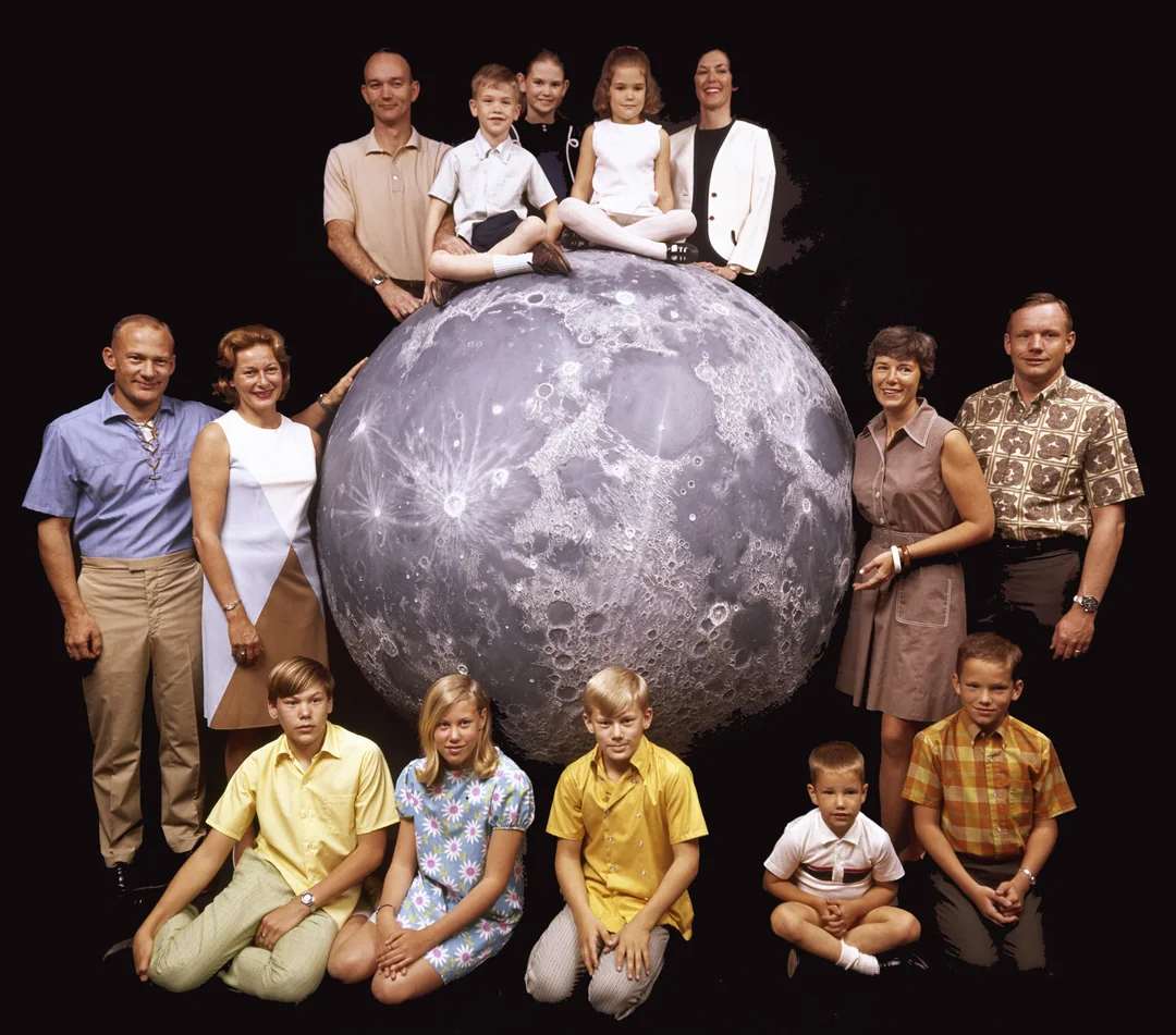 15 real photos from the moon landing that still feel unreal