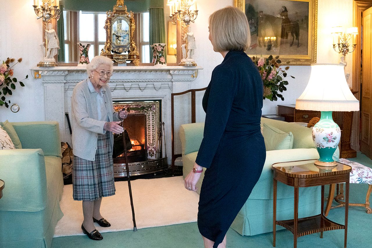 Princess Anne reassured Queen Elizabeth it was okay to stay in Scotland ...