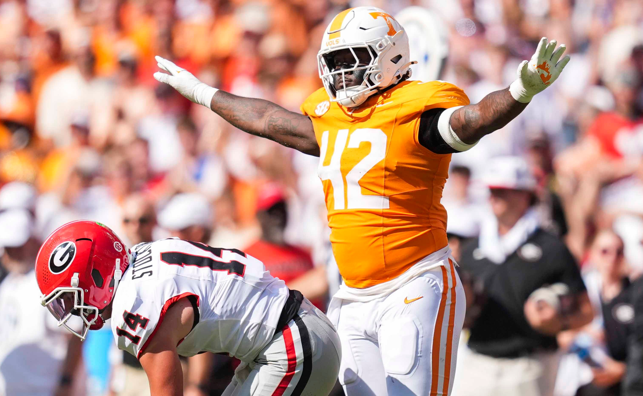 The Lions grab one more edge rusher with Tennessee's Tyre West ...