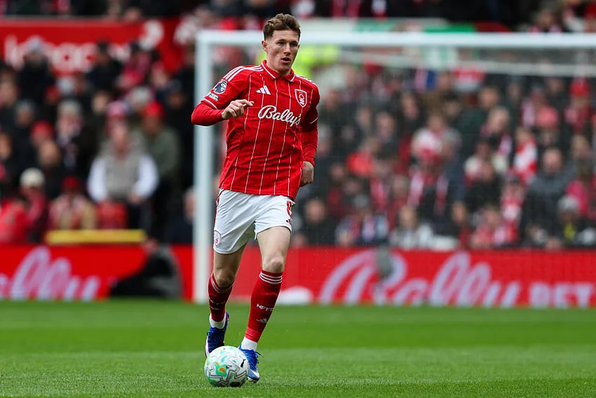 Bataille à 100 M€ pour la star de Nottingham Forest, entre City et United